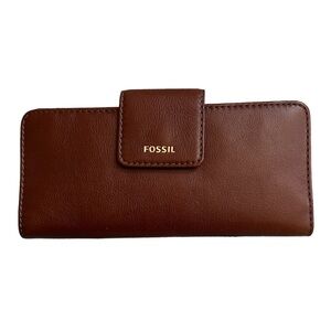 Fossil | Bags | New Fossil Madison Clutch Medium Brown Leather Wallet ...